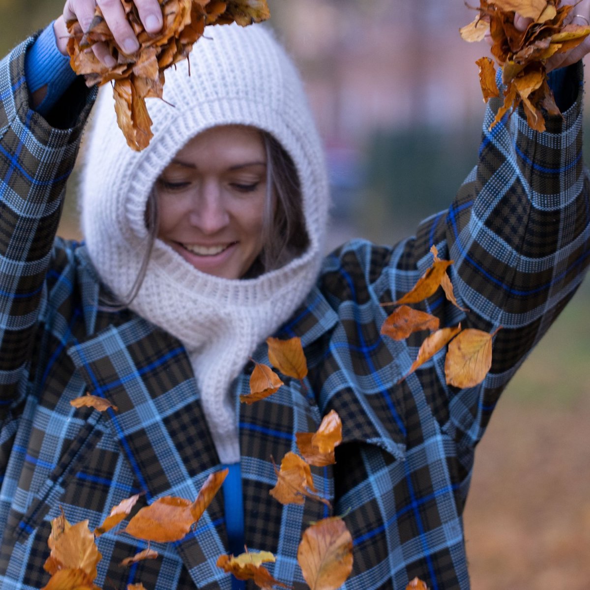 HILLY HOOD - English knitting pattern by Anne Ventzel