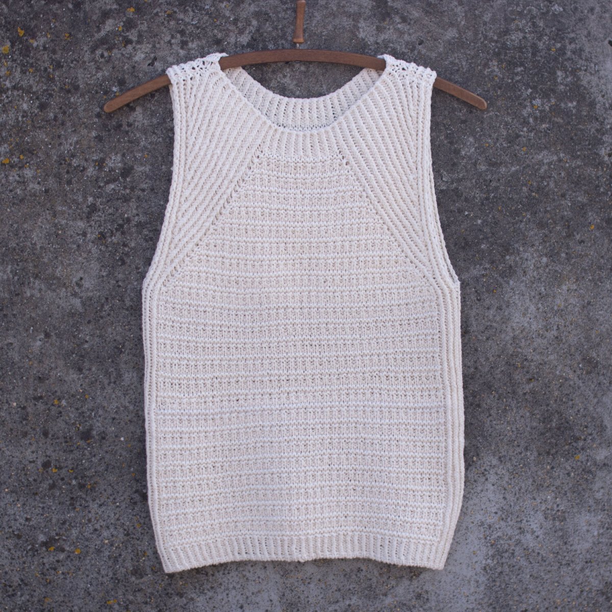 SLANTING SLIP-ON - English knitting pattern by Anne Ventzel